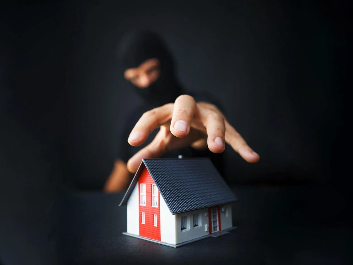 How Homeowners Can Protect Property From Title Fraud - Mountain Luxury